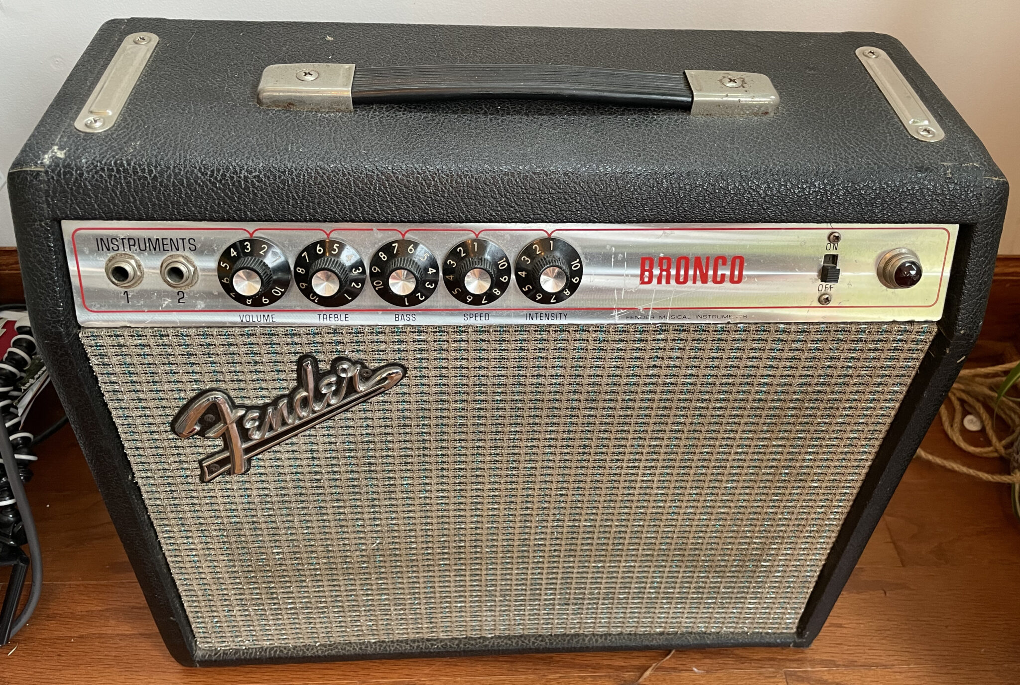 Fender Bronco Guitar Amplifier – Guitar Jake